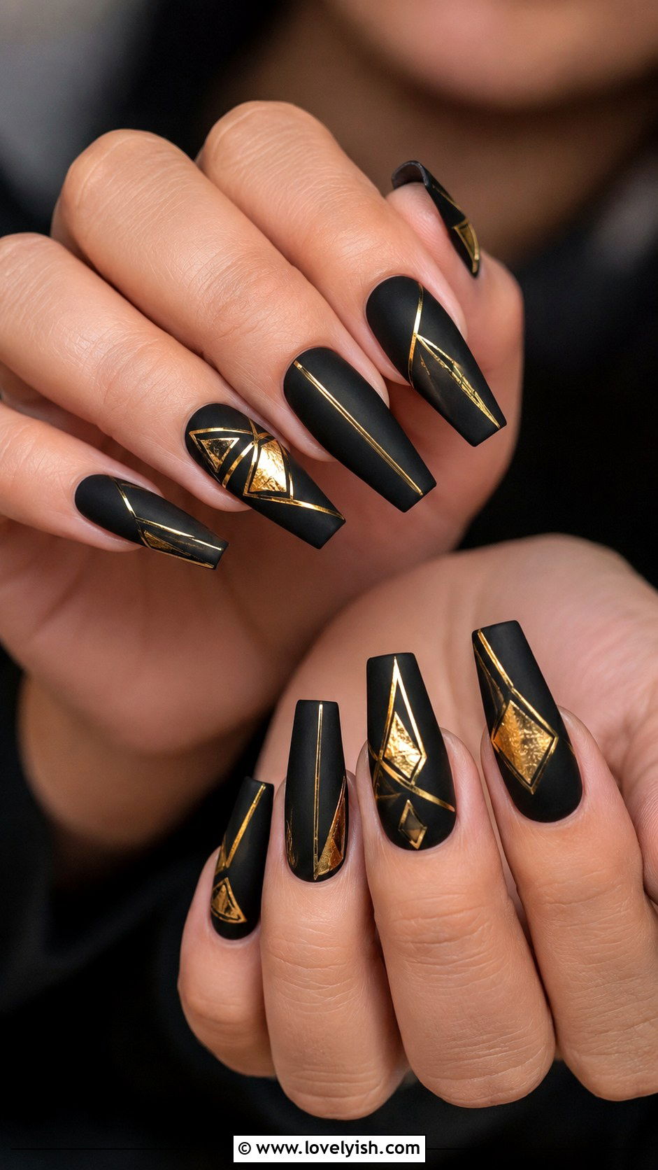 25 Stunning Geometric Nail Designs to Try in 2025 – Lovelyish